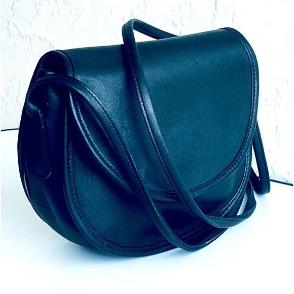 Coach | Bags | Vintage Coach Black Small Bag Crossbody Leather ...